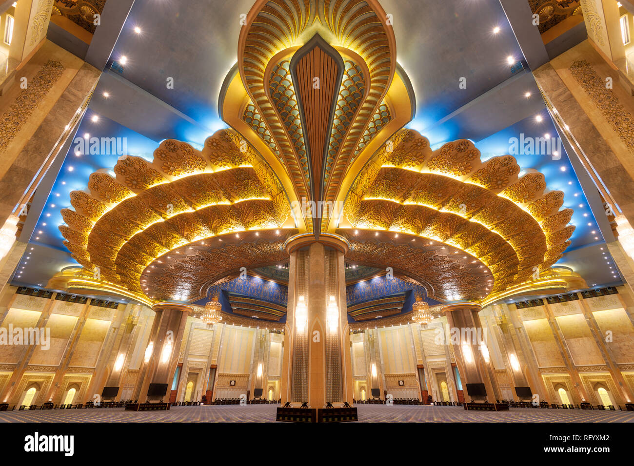 Kuwait Grand Mosque, taken in Kuwait in December 2018 taken in hdr ...