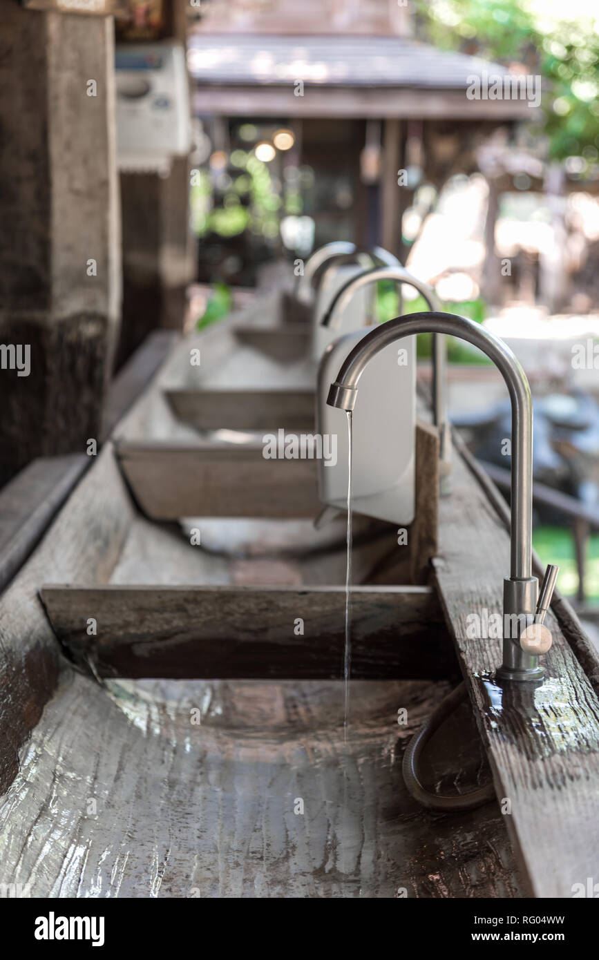 Vintage wooden wash basin outdoor Stock Photo - Alamy