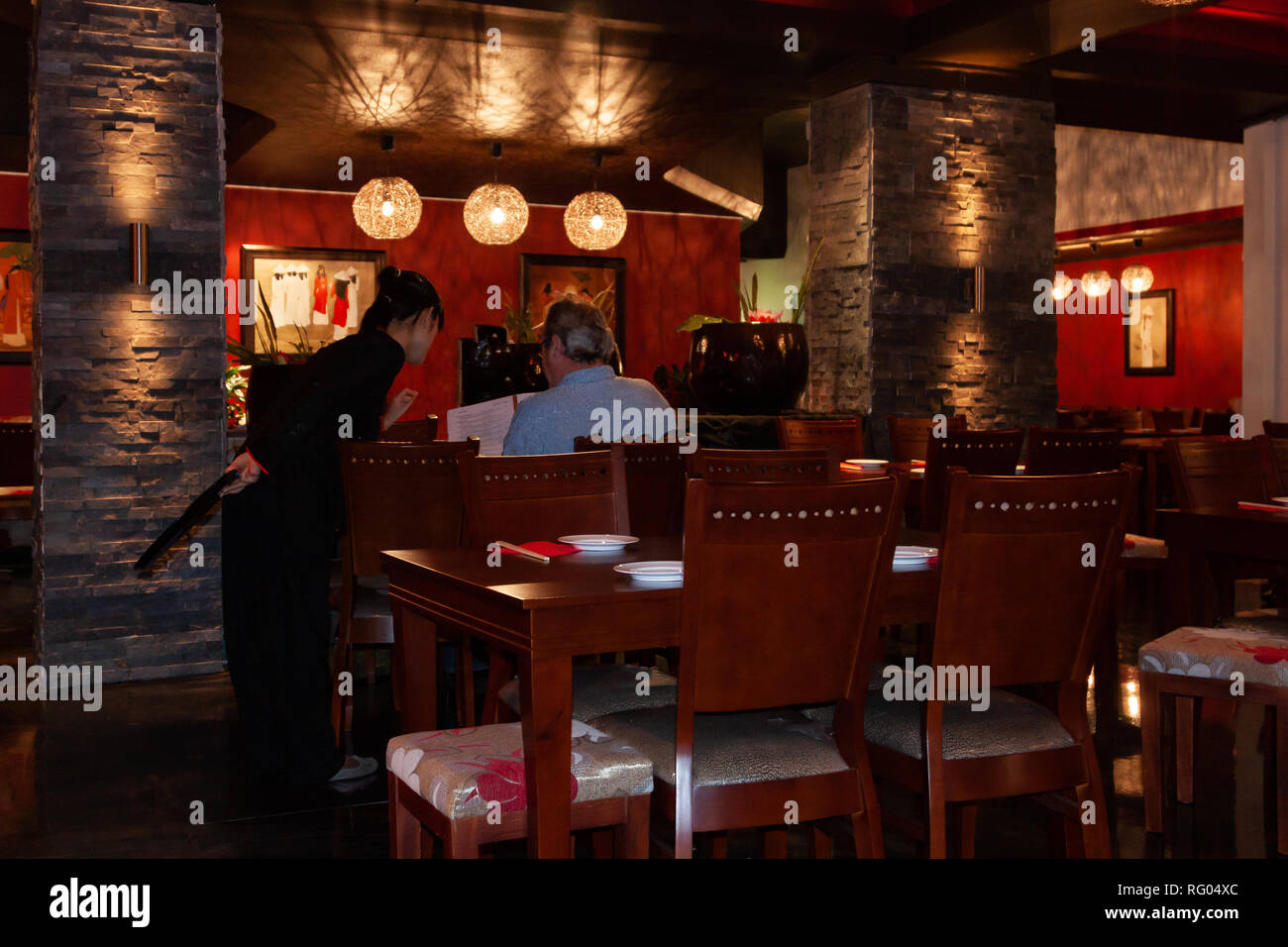 Dining out in a Chinese restaurant Stock Photo - Alamy