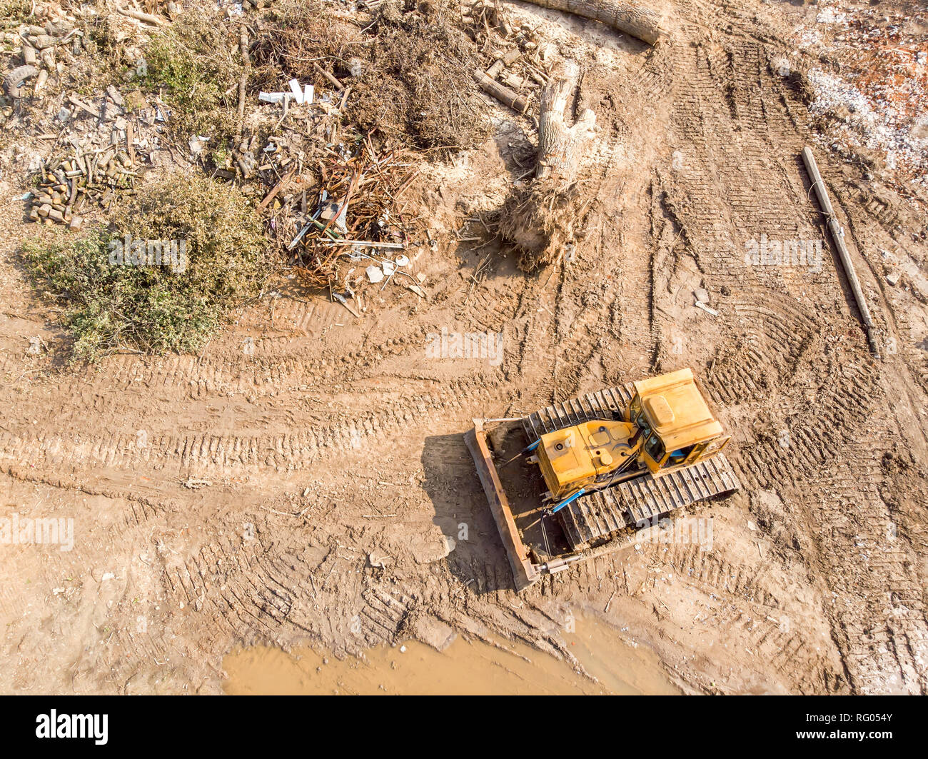 Bulldozer clearing land hi-res stock photography and images - Alamy