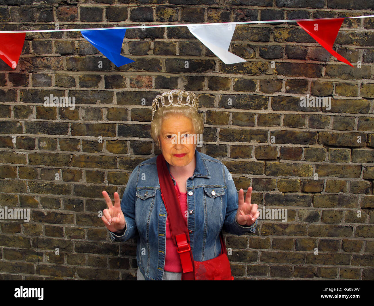 Queen elizabeth mask hi-res stock photography and images - Alamy