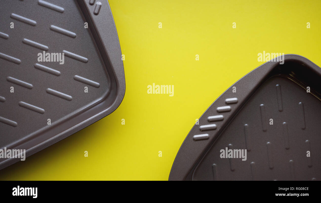 Empty baking tray pizza hi-res stock photography and images - Alamy