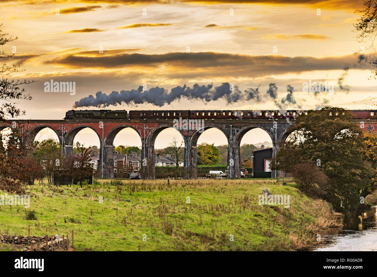 Steam locomotive (LMS) Princess Coronation Class 6233 Duchess of ...