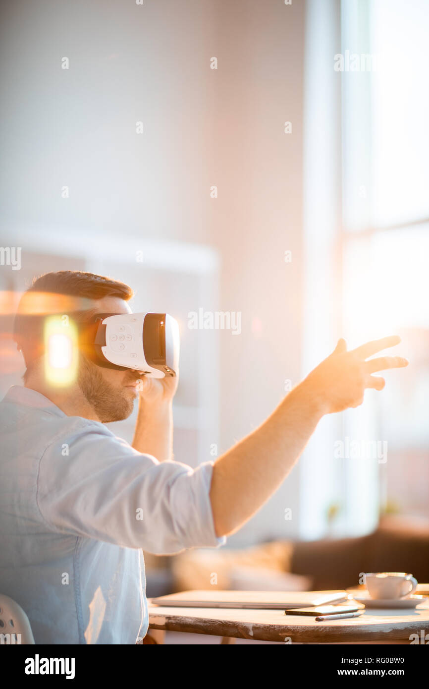 Vr goggle world hi-res stock photography and images - Alamy