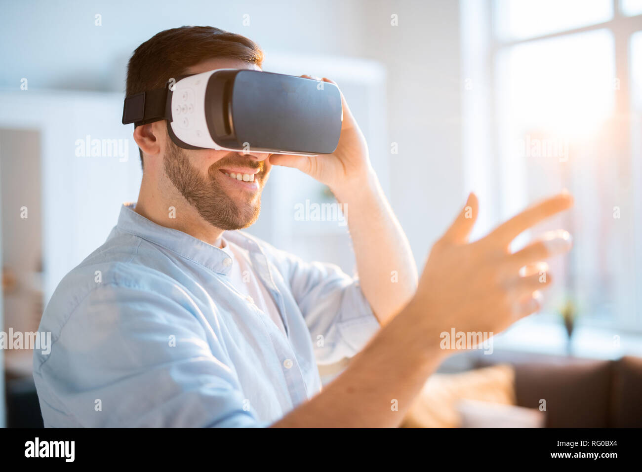 Virtual fun hi-res stock photography and images - Alamy