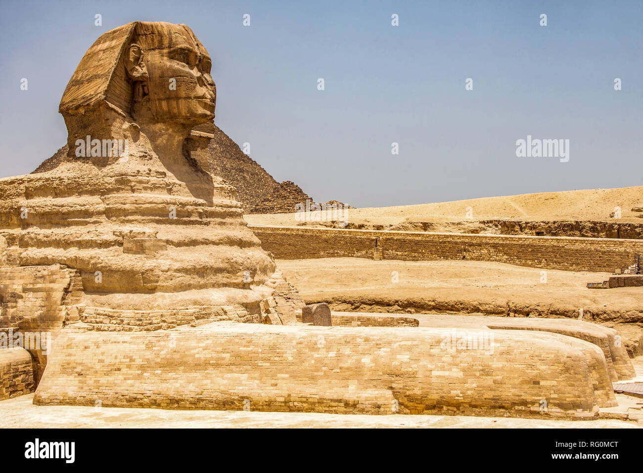 Egyptian Great Sphinx full body portrait head,with pyramids of Giza ...