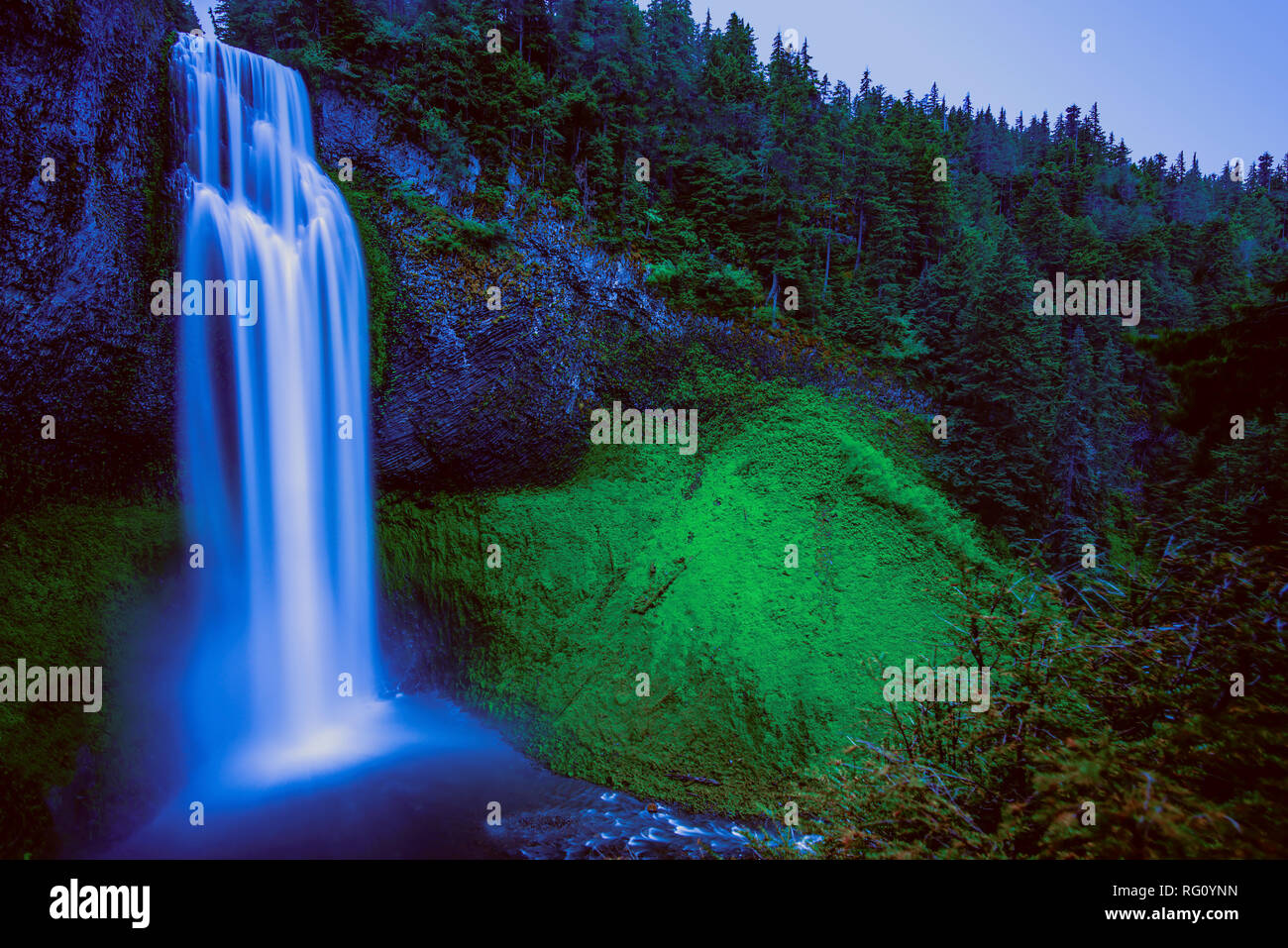Dusk and summer light hi-res stock photography and images - Alamy