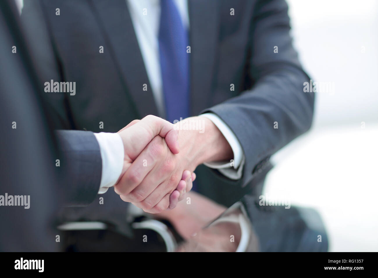 close up. handshake business people Stock Photo - Alamy