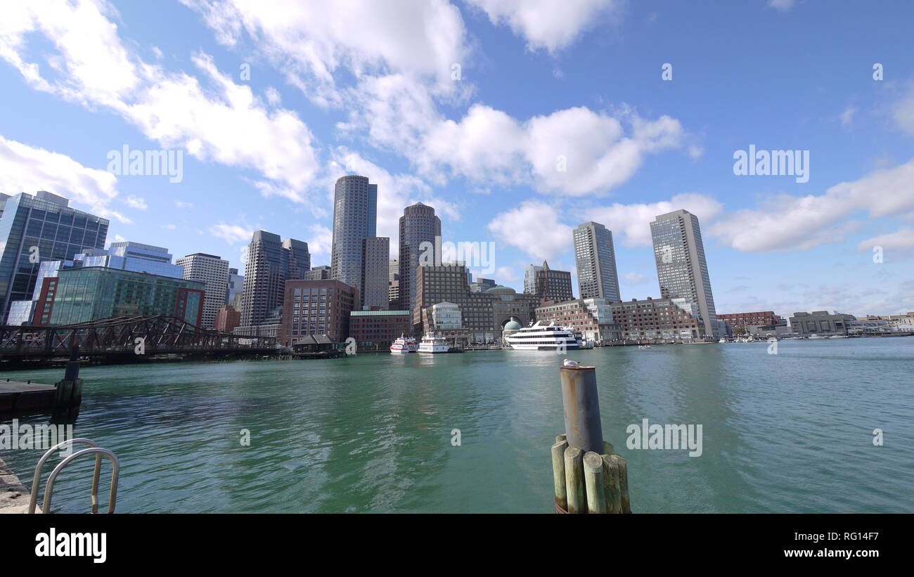 Harbor scenes hi-res stock photography and images - Alamy