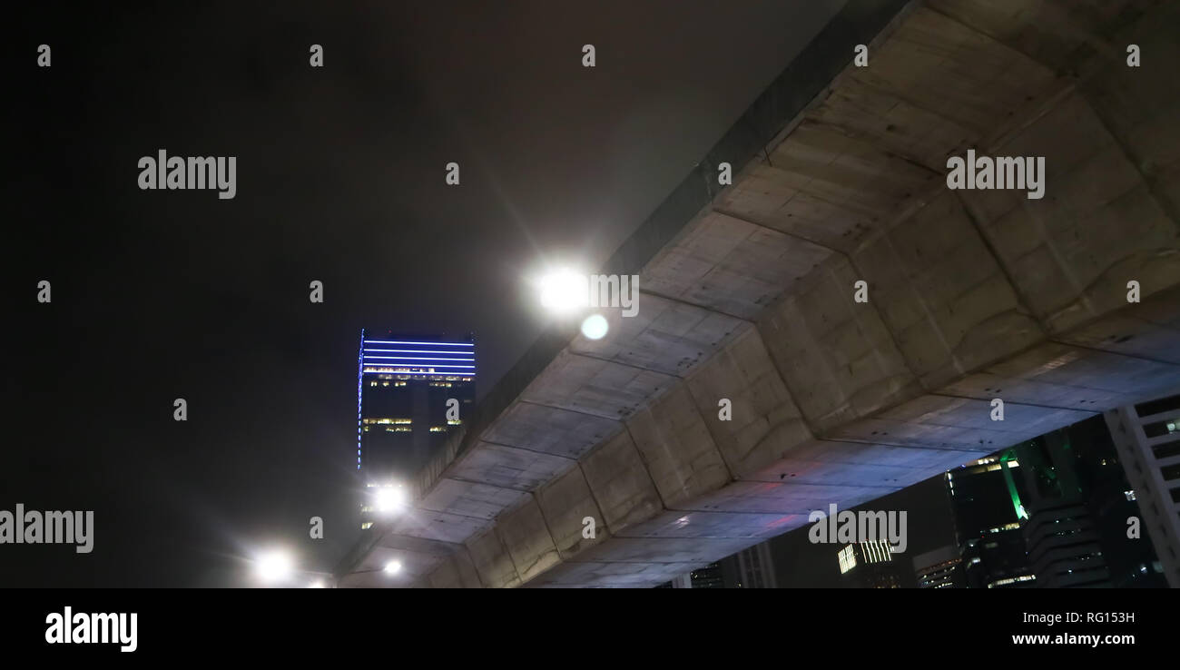 Flight under bridge hi-res stock photography and images - Alamy
