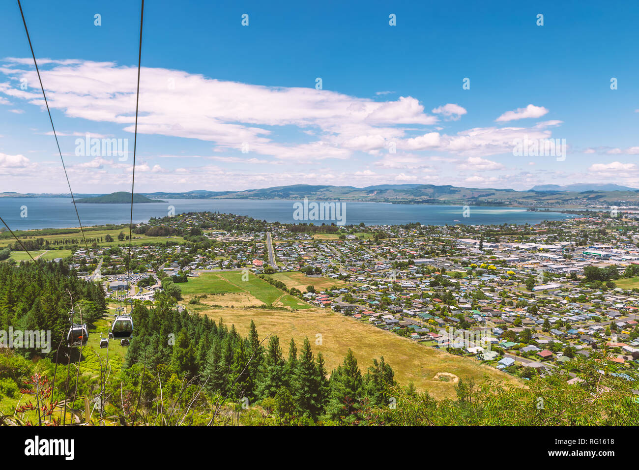 Rotorua town and lake view and cable car to the top of the hill Stock ...