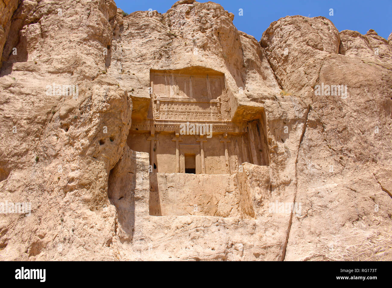 Iran naqsh e rustam tomb artaxerxes hi-res stock photography and images ...