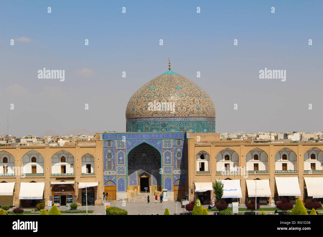 Ancient dome jameh mosque isfahan hi-res stock photography and images ...