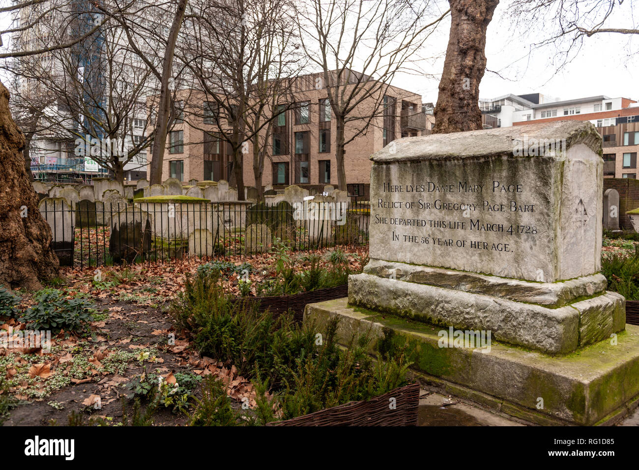 Bunhill fields cemetery hi-res stock photography and images - Alamy