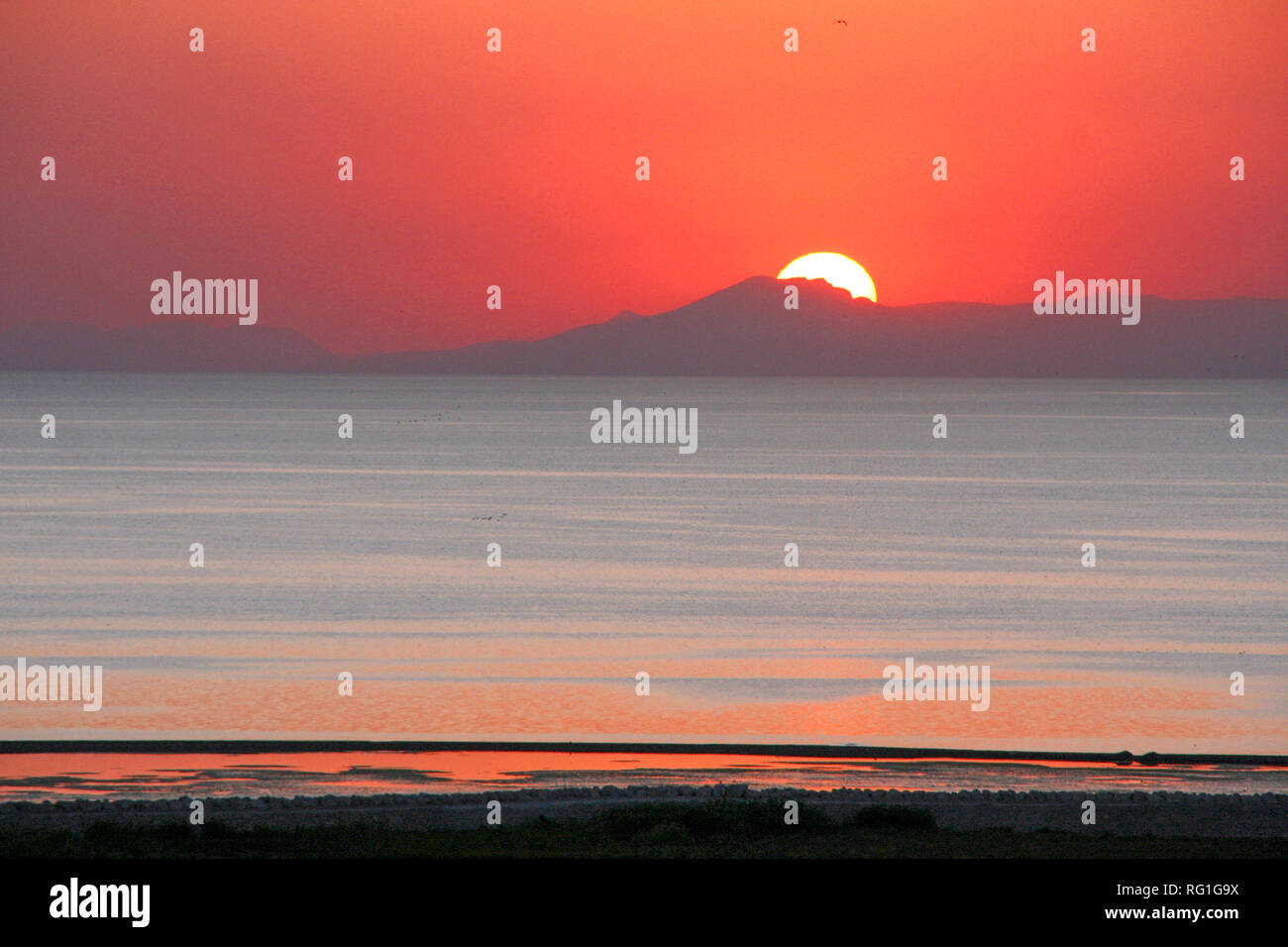 van lake at sunset turkey Stock Photo - Alamy