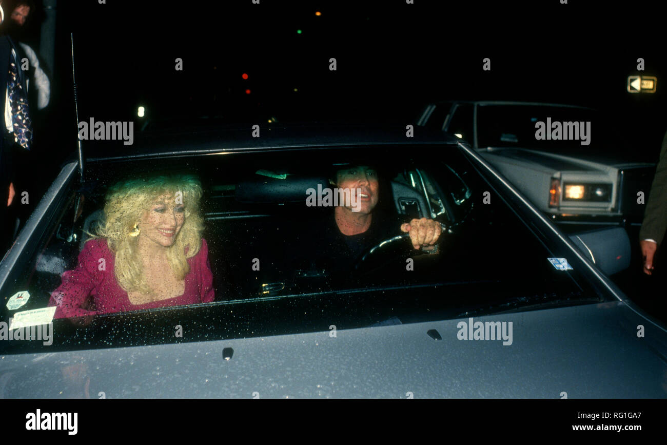 BEVERLY HILLS, CA - NOVEMBER 22: Singer Dolly Parton and manager ...