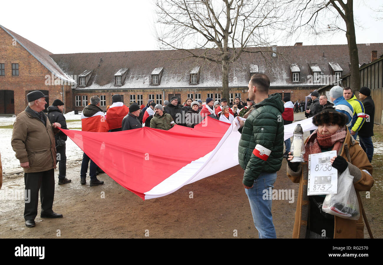 Oswiecim, Poland. 27th Jan, 2019. Poles, Polish patriots, with national ...