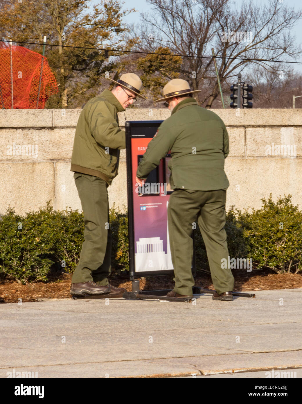 Monuments reopen hi-res stock photography and images - Alamy
