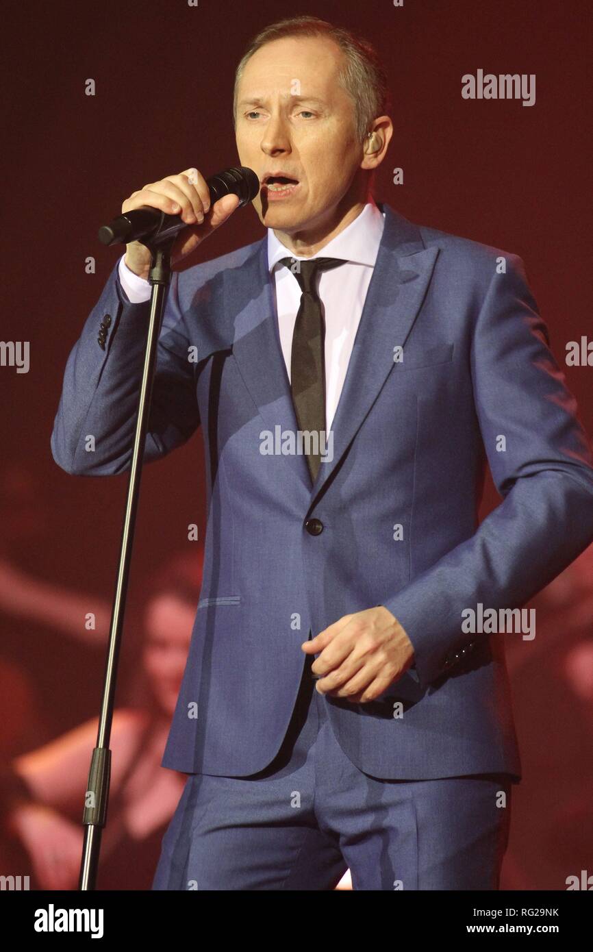 Hamburg, Deutschland. 25th Jan, 2019. Helmut Lotti is on tour with his ...