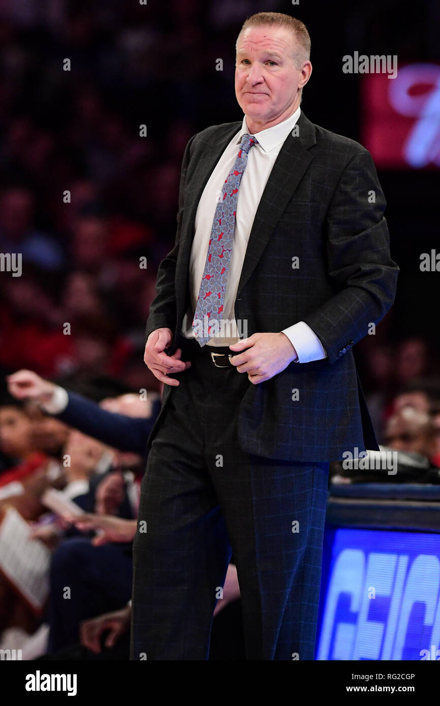 St johns red storm head coach chris mullin hi-res stock photography and ...