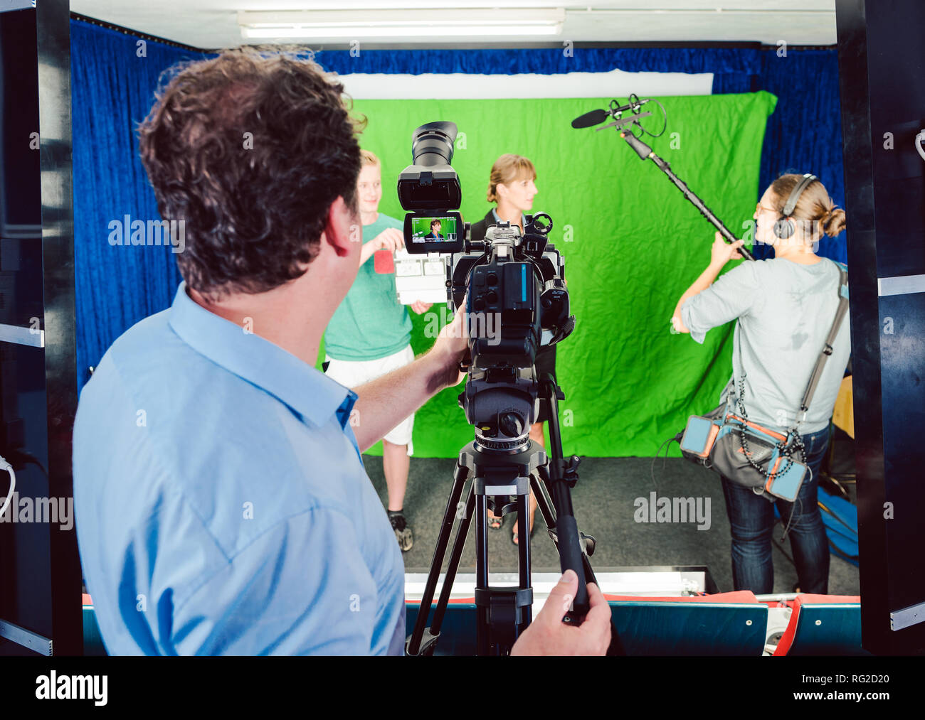 News anchor camera hi-res stock photography and images - Alamy