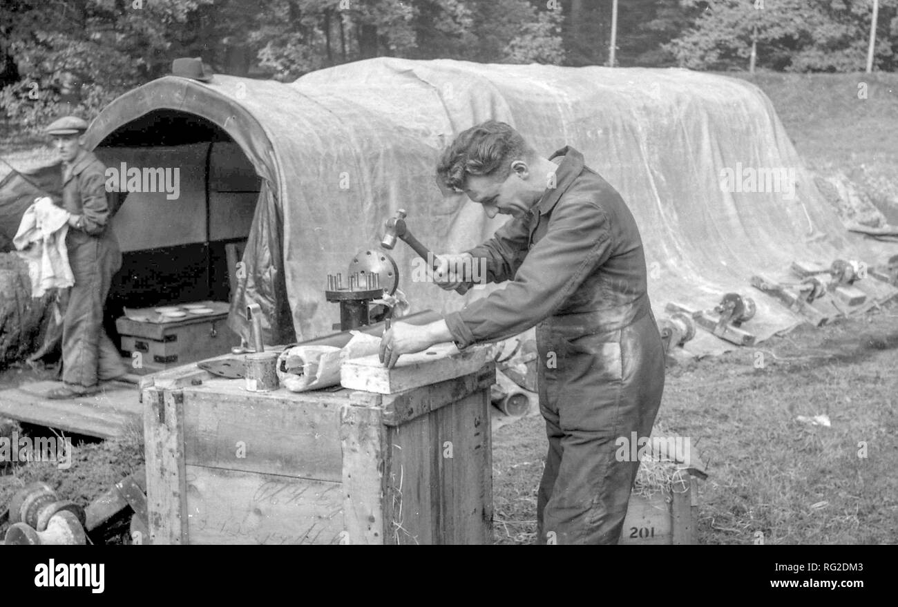 1937 Callender Cables laying High Voltage test cable at KEMA test ...