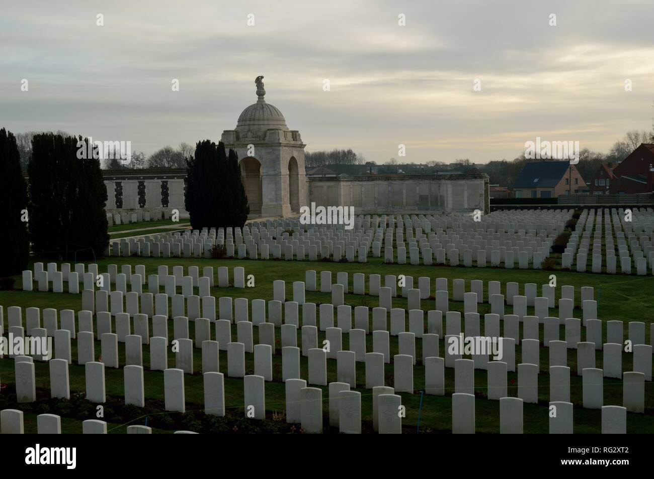 Tyne cot cemetery, Ypres Stock Photo - Alamy