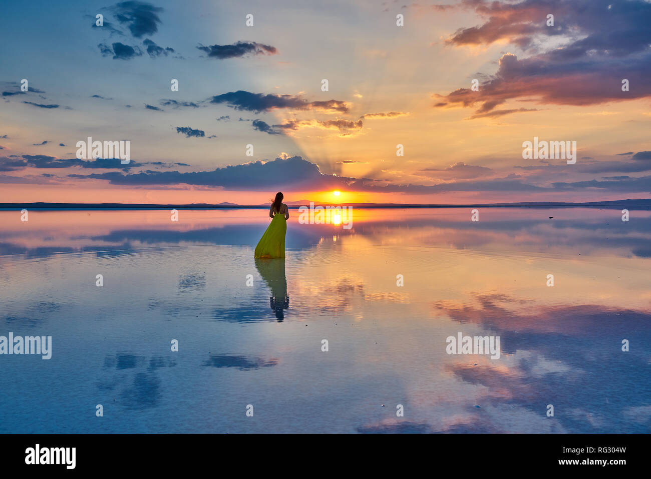 Dressed model hi-res stock photography and images - Alamy