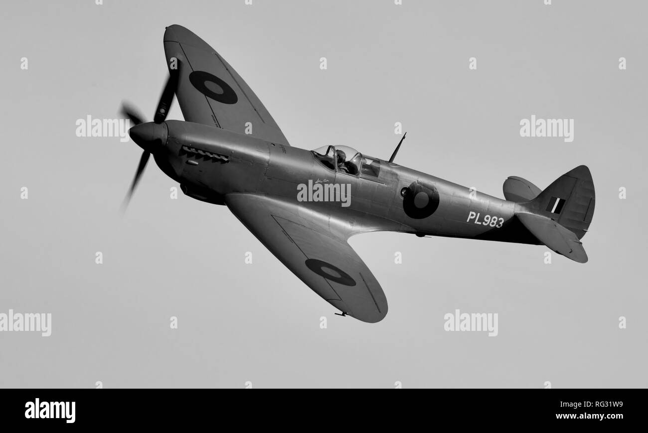 Supermarine Spitfire PRXI PL983 (G-PRXI) flying at Shuttleworth Race ...