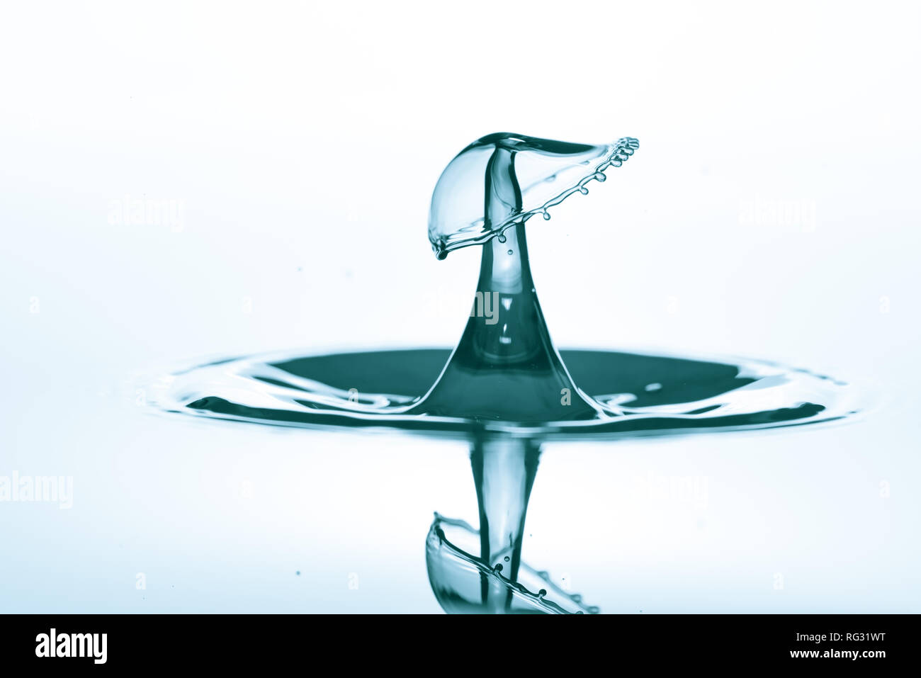 Liquid ripple closeup droplet hi-res stock photography and images - Alamy