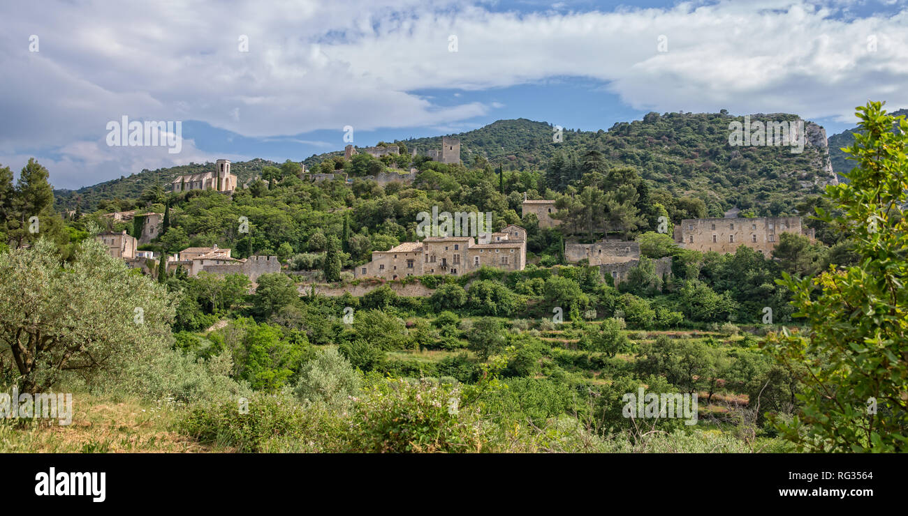 Panoramic view of the hilltop village Oppede-le-Vieux, Provence ...