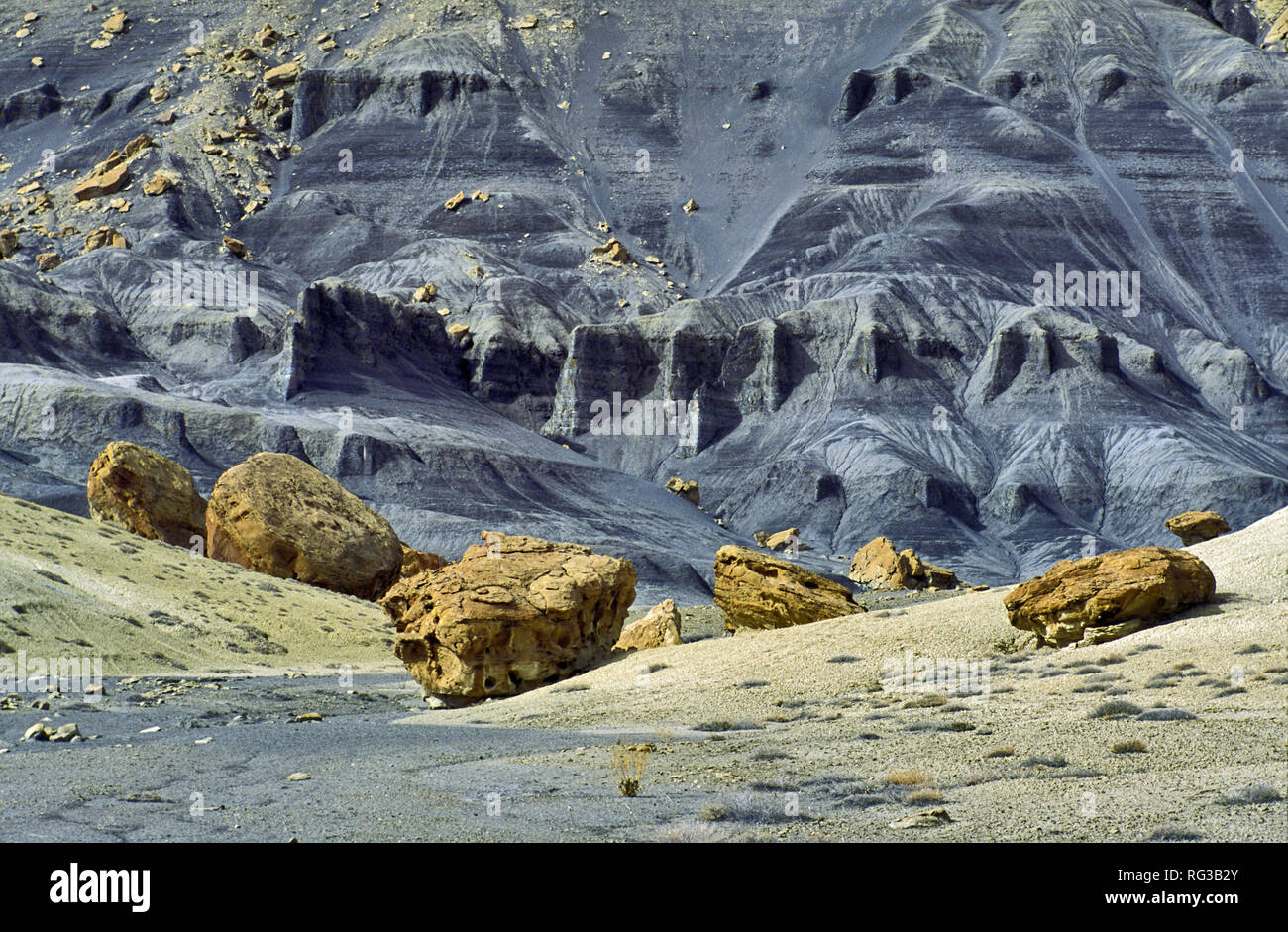 Bentonite badlands in Nipple Bench area, Smoky Mountain Road, Glen ...
