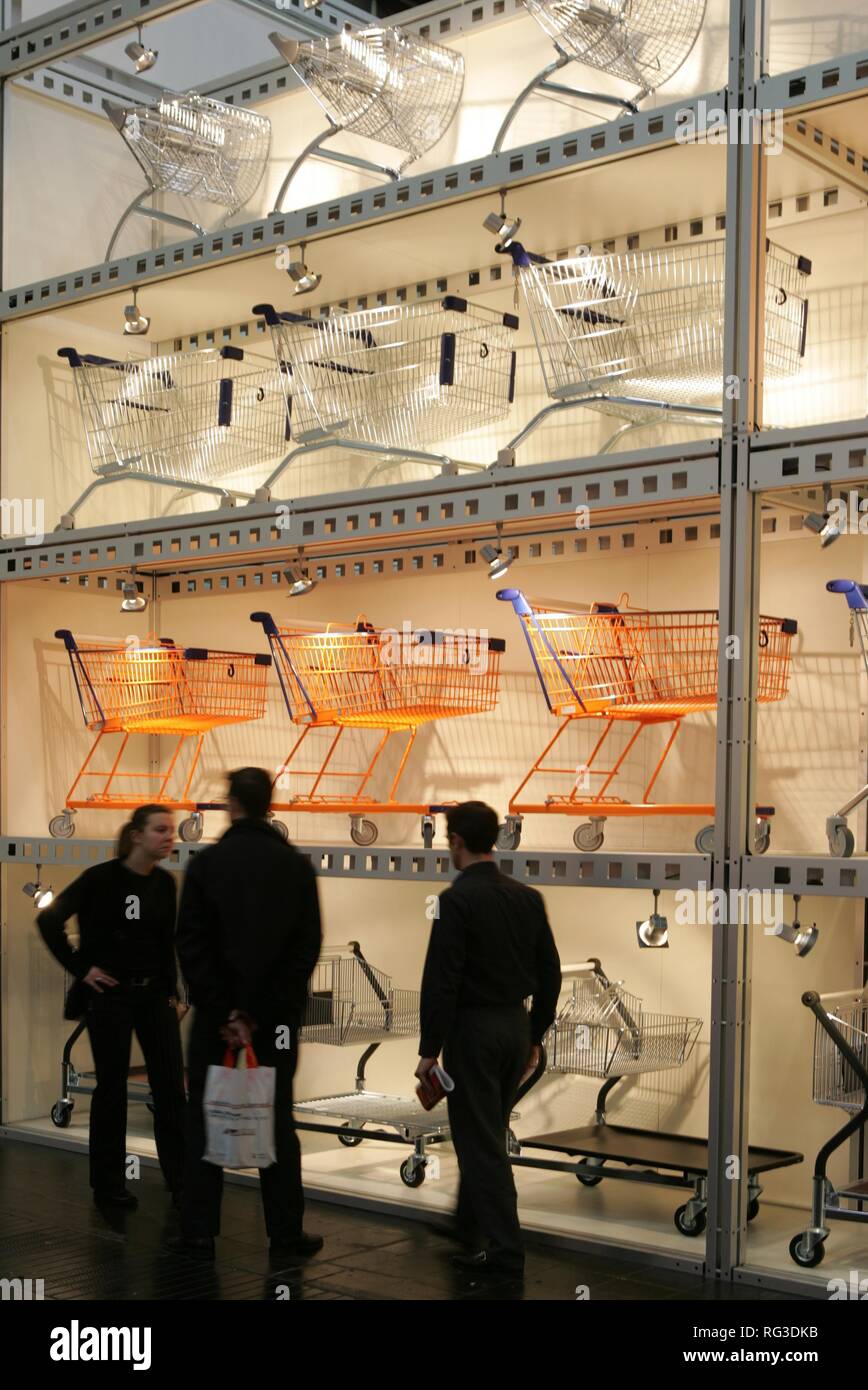 Shopping trolley caddys hi-res stock photography and images - Alamy