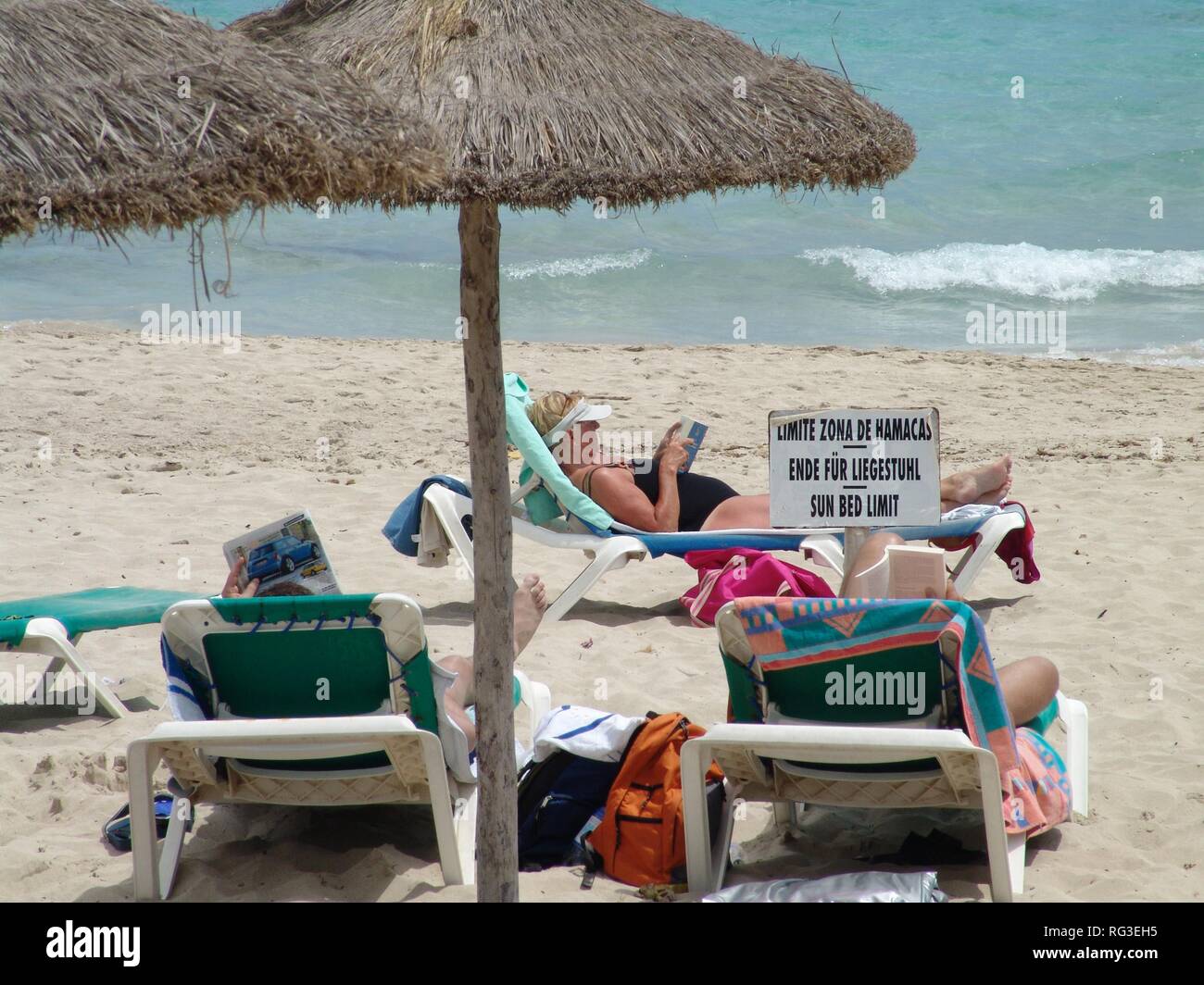 ESP, Spain, Balearic Islands, Mallorca : Beach of Cala Millor, sign ...