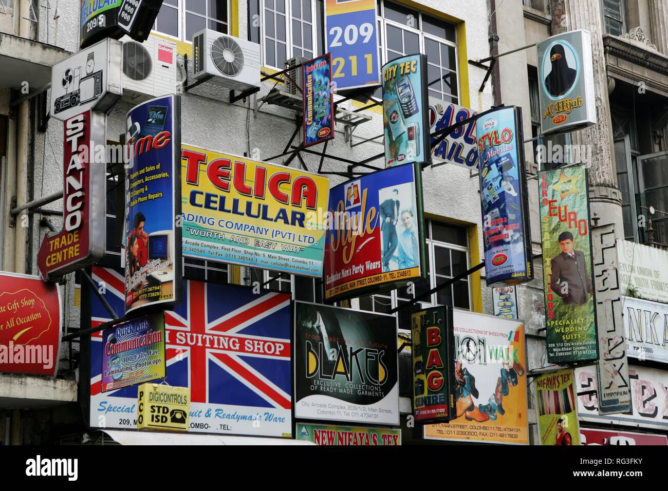 LKA, Sri Lanka : Capital Colombo. City Center, local shopping area ...