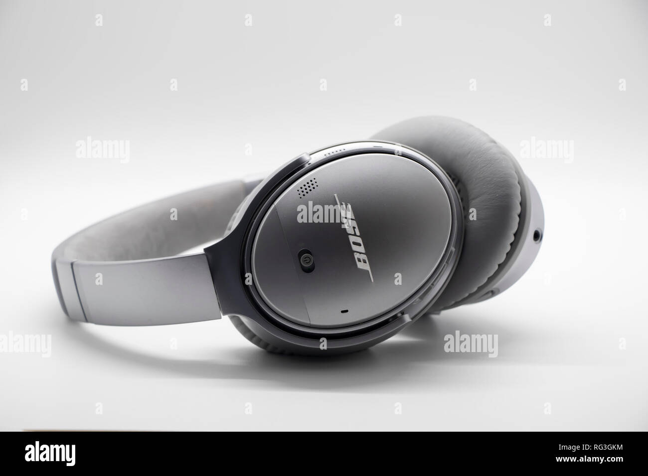 Bose audio hi-res stock photography and images - Alamy