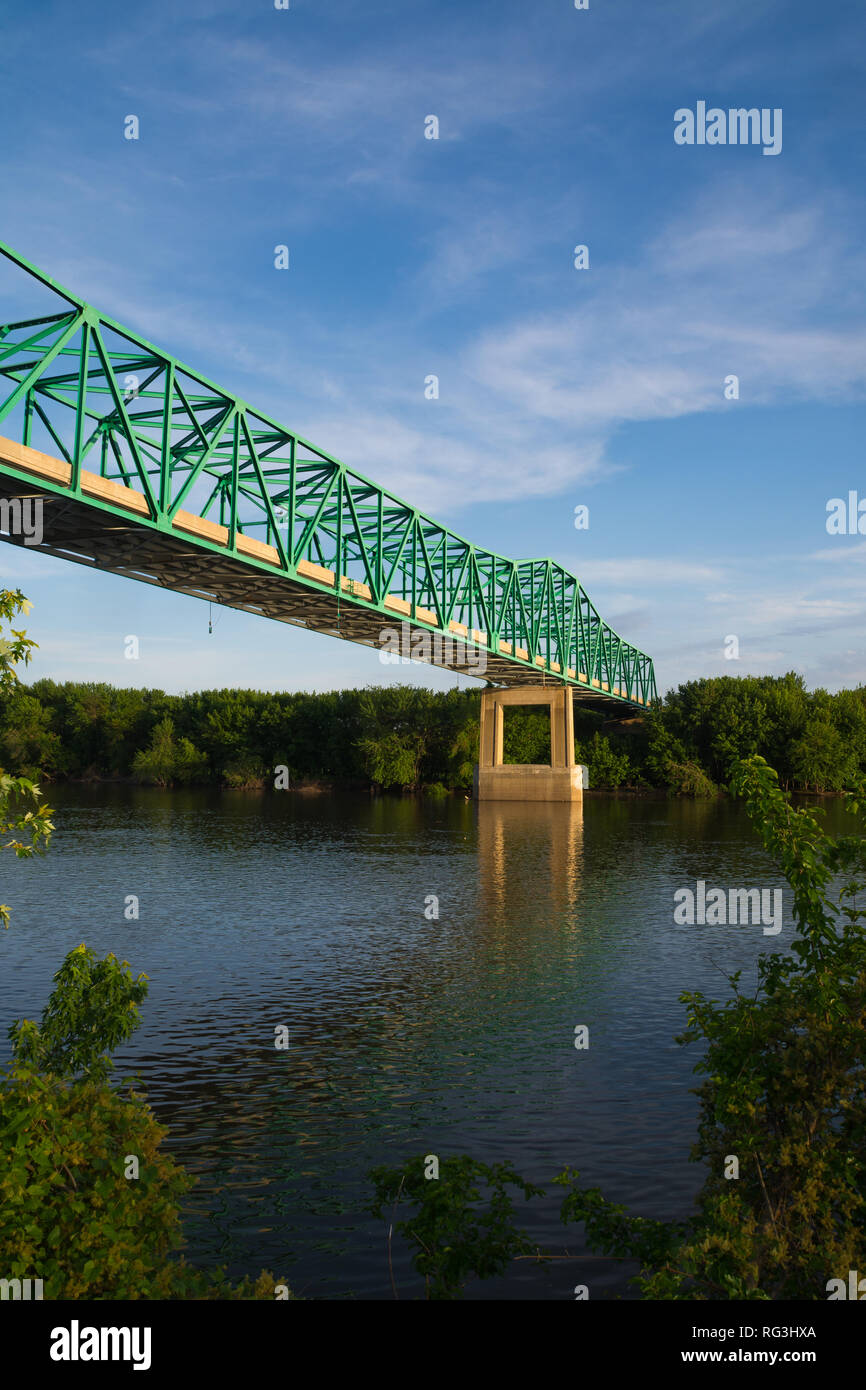 IL-251 Bridge in Peru as the sun sets on the Illinois River. Peru ...