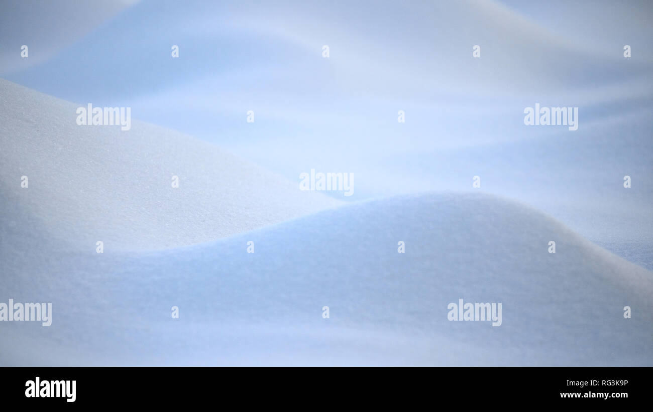 Snowdrift white hi-res stock photography and images - Alamy