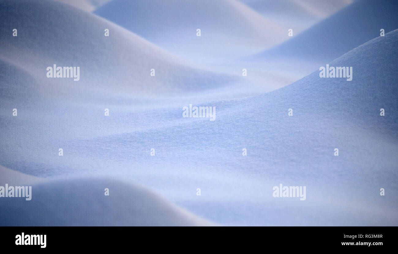 Snowdrift white hi-res stock photography and images - Alamy