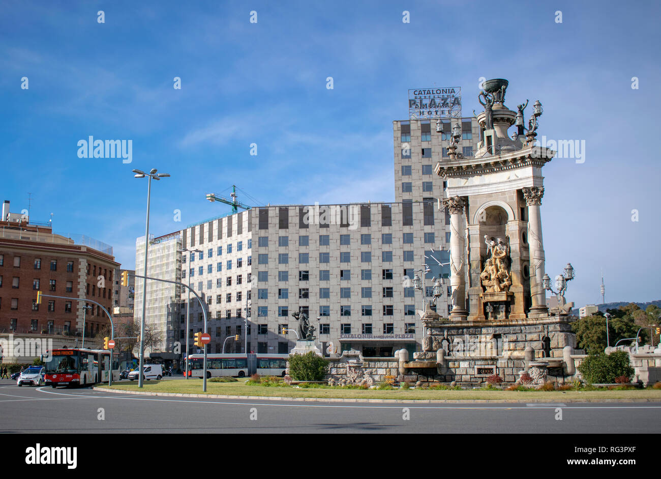 Fountains roundabout hi-res stock photography and images - Alamy