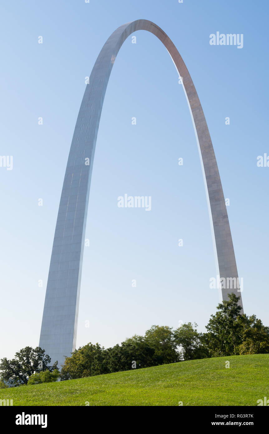 Gateway Arch on a beautiful Summer morning. St. Louis, Missouri Stock ...
