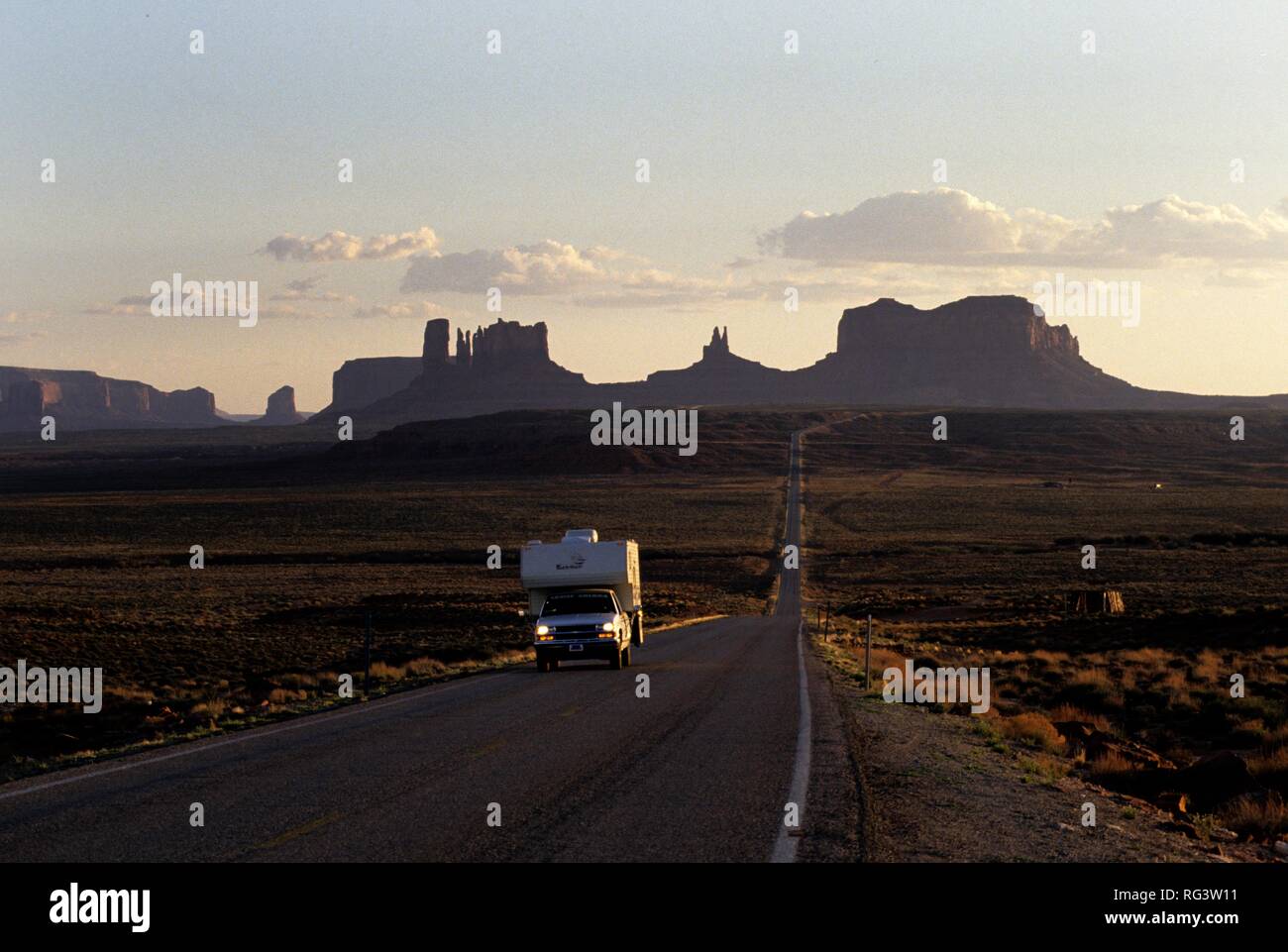 USA, United States of America, Arizona: Country road in the Monument ...