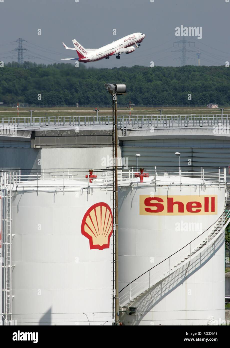DEU, Germany, Duesseldorf: Fuel tanks at the Duesseldorf International ...