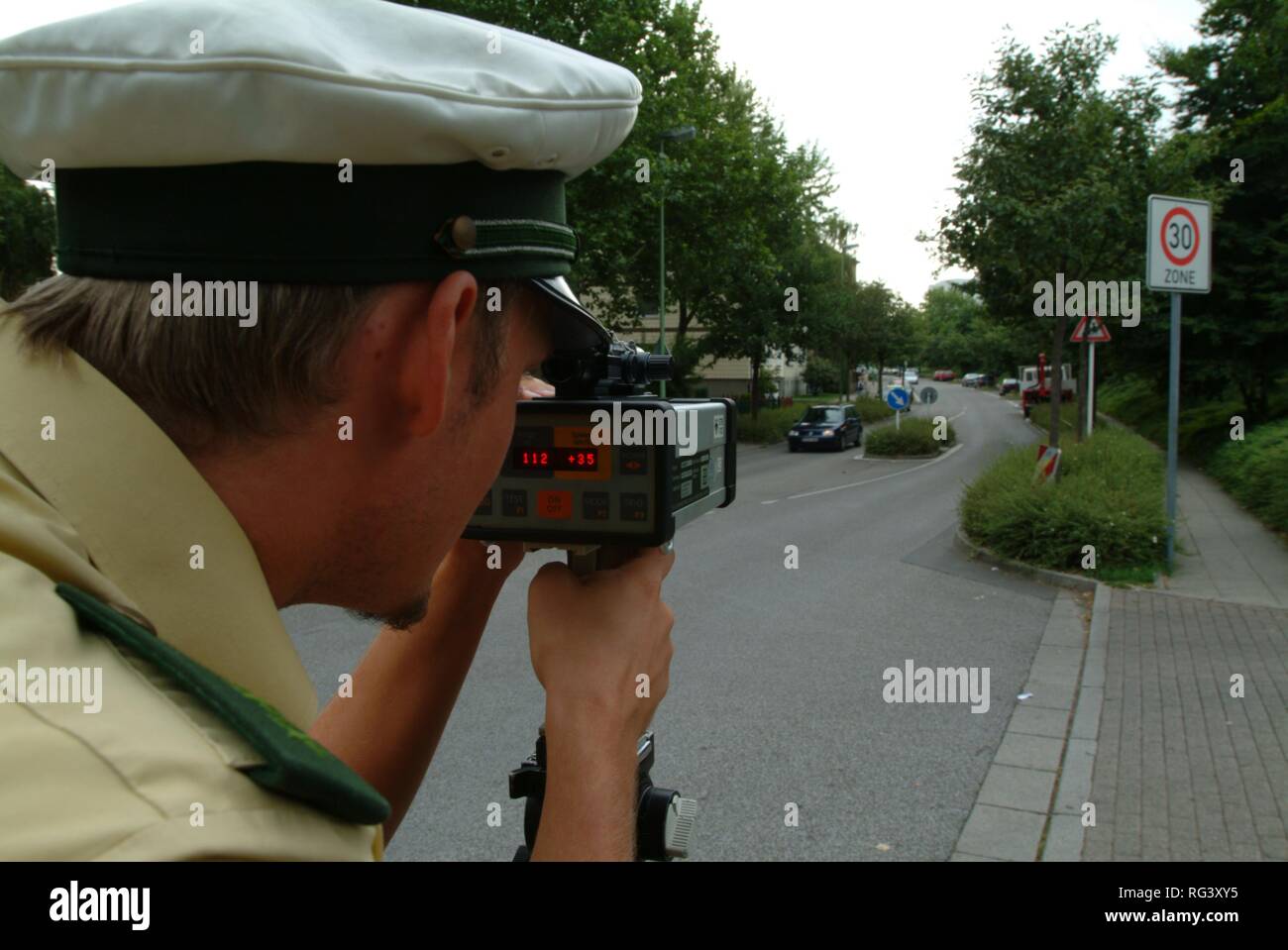 DEU, Germany, Essen: Traffic speed control in a speeding zone of 30 km ...