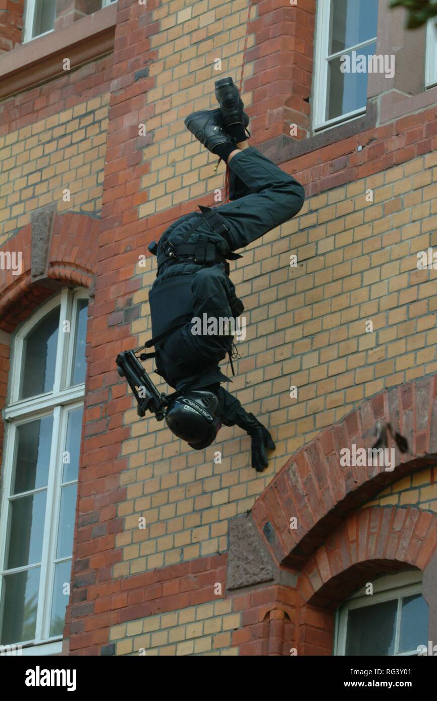 DEU, Germany: Police SWAT Team, for arresting armed and dangerous ...
