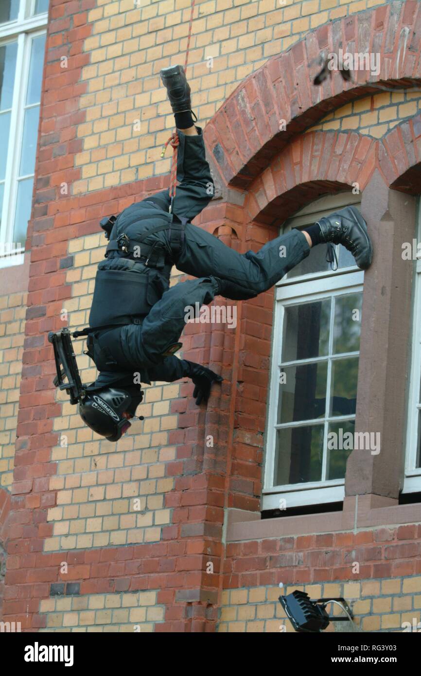 DEU, Germany: Police SWAT Team, for arresting armed and dangerous ...