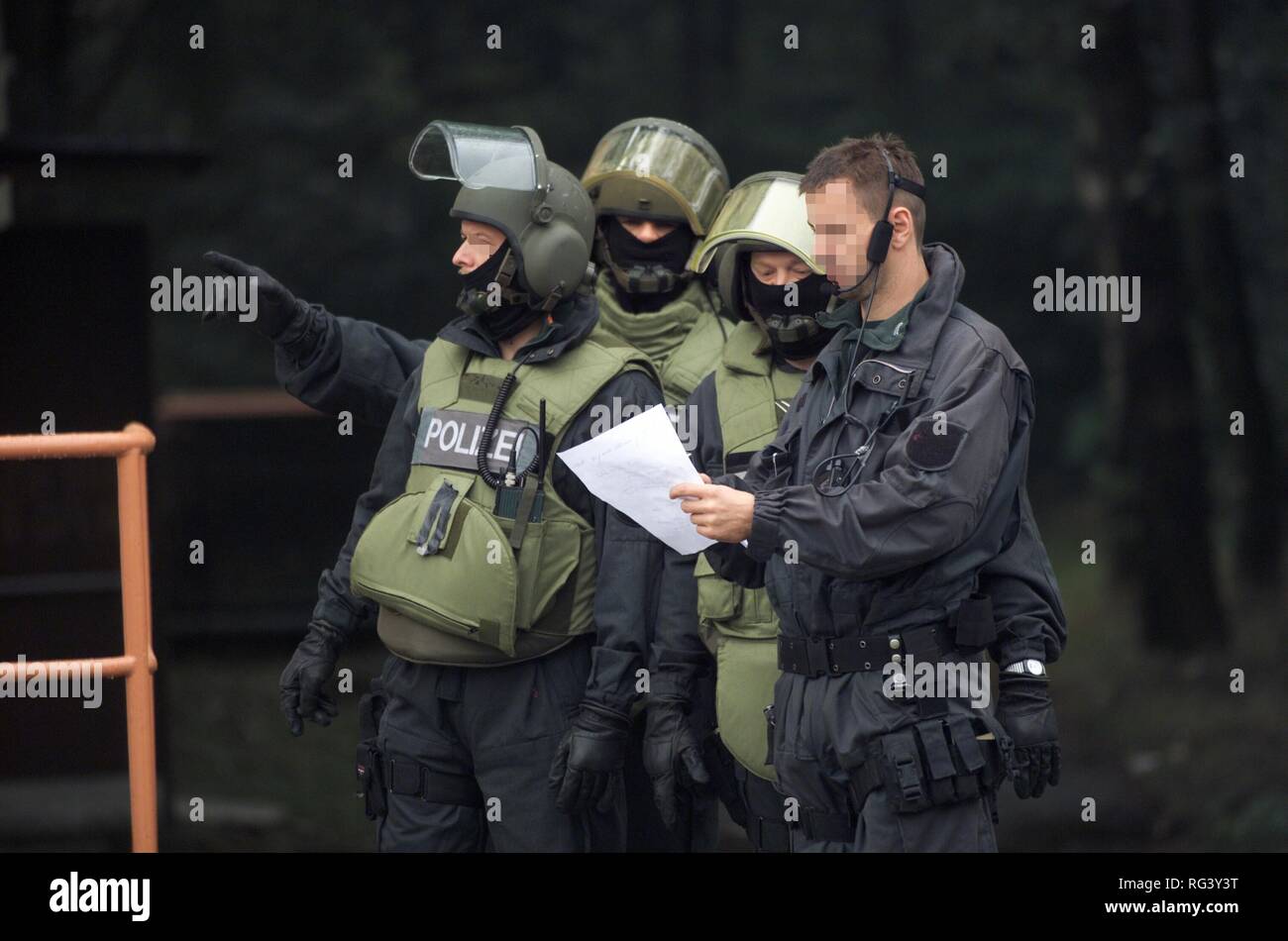 Einsatzbespechung hi-res stock photography and images - Alamy