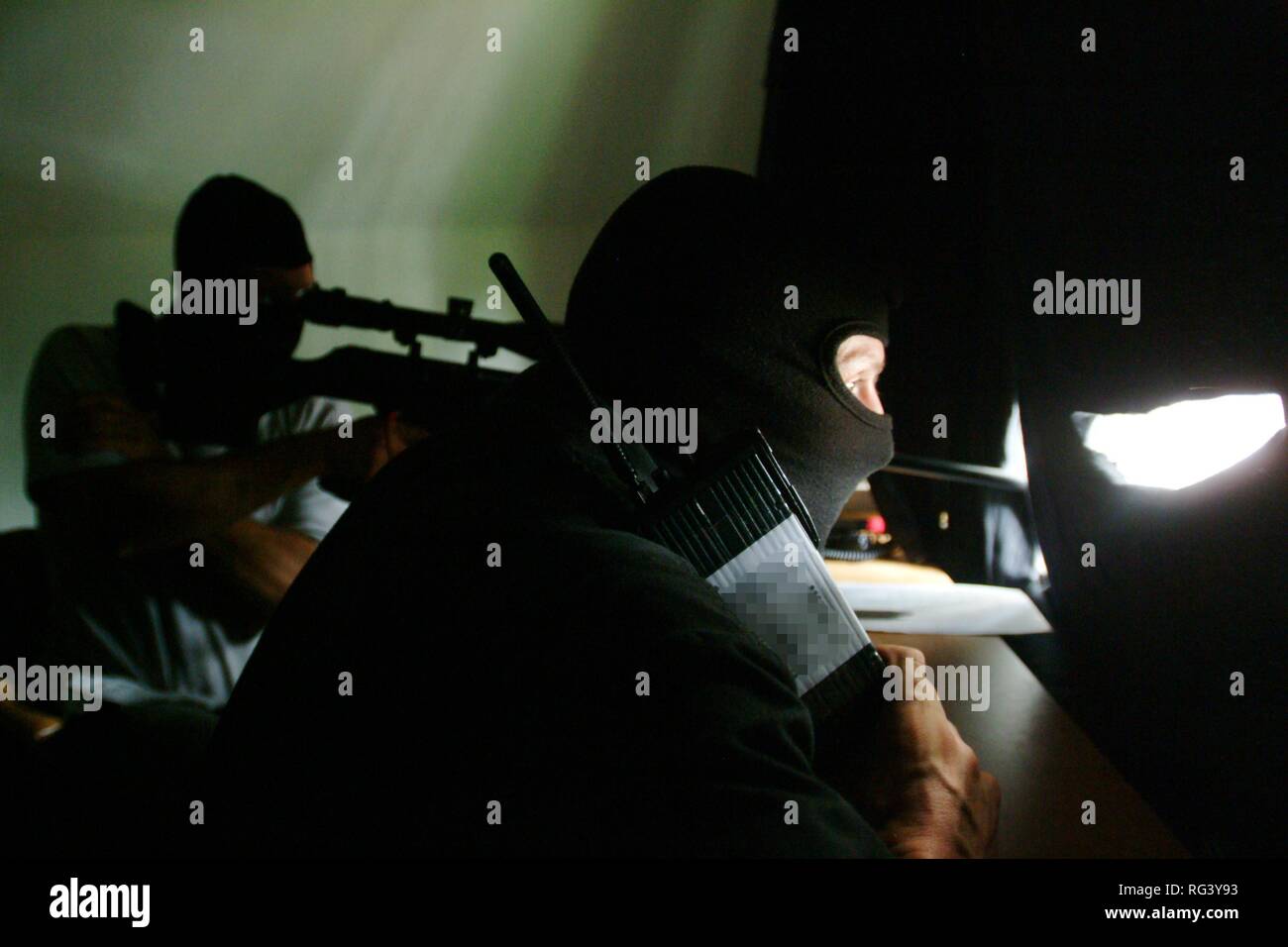 Polizei sniper swat team hi-res stock photography and images - Alamy