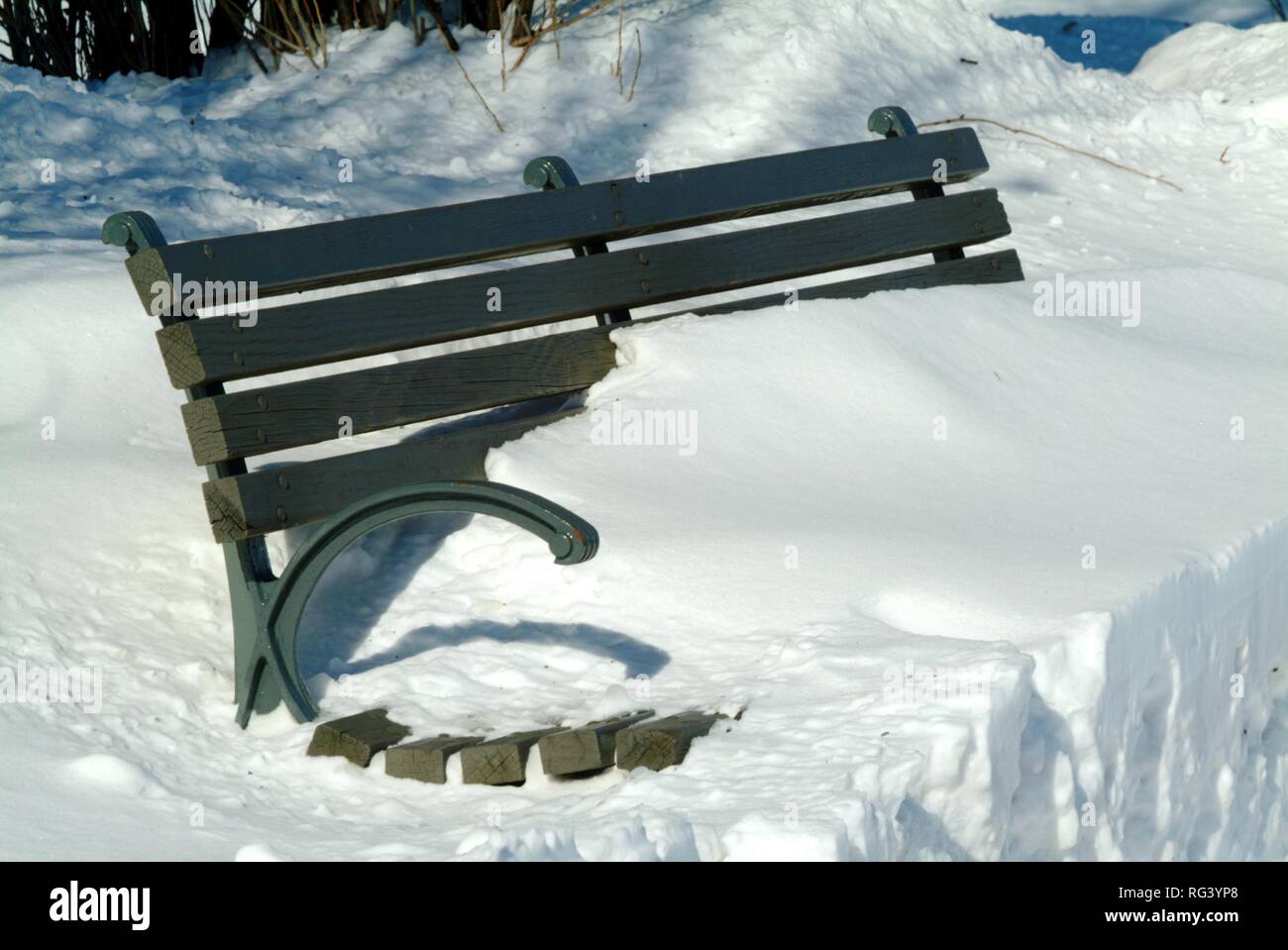 CAN, Canada, Montreal: Snow covered bench Stock Photo - Alamy