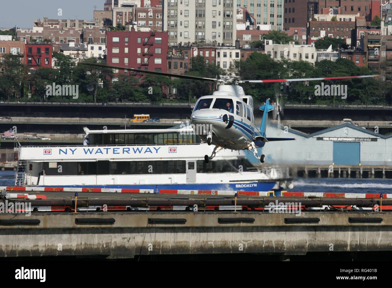 Downtown manhattan heliport hi-res stock photography and images - Alamy